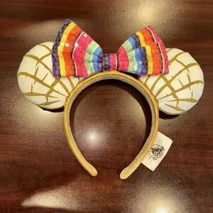 Disney | Accessories | Disney Parks Mexican Concha Sweet Bread Pan ...